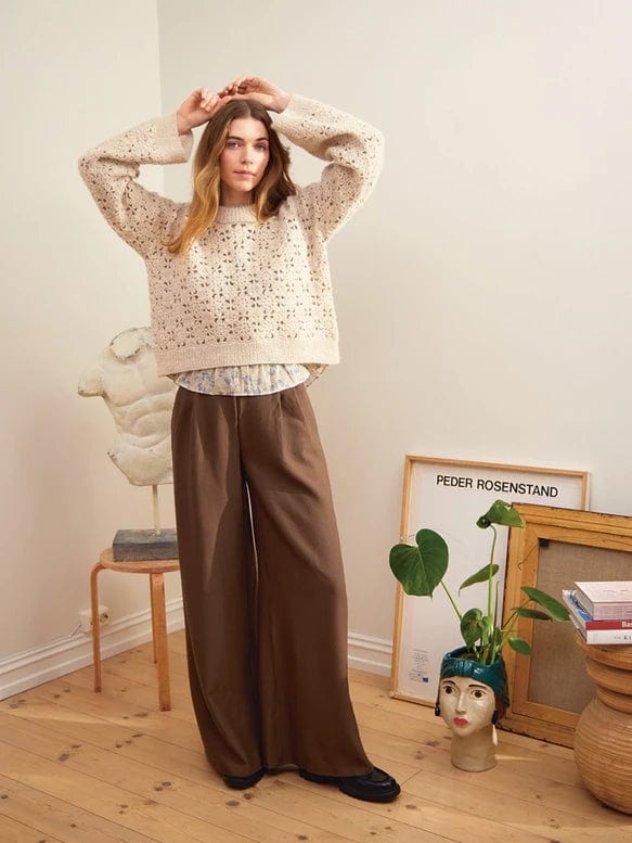 2403 - 6 Fleur Sweater - Pattern by Sandnes Garn – Knit and Living